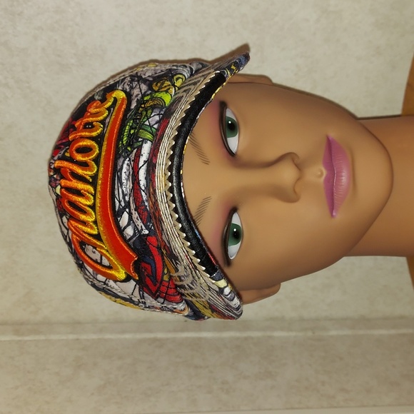 Robin Ruth | Accessories | Robin Ruth Has Multiple Colors Embroidered ...